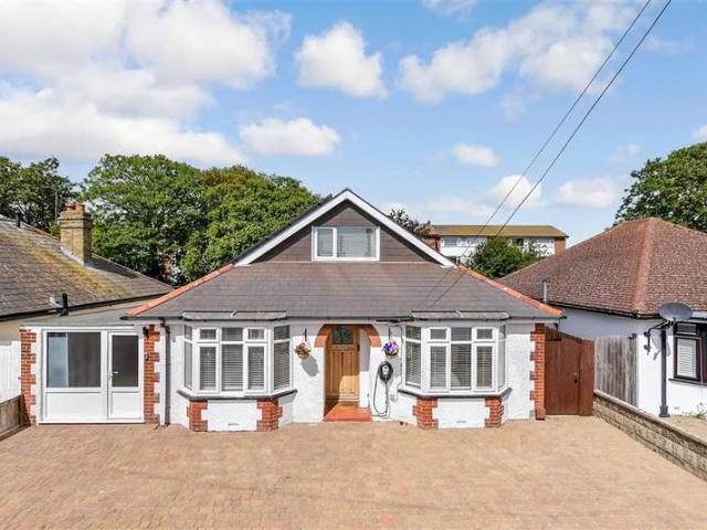 4 Bedroom Chalet House
