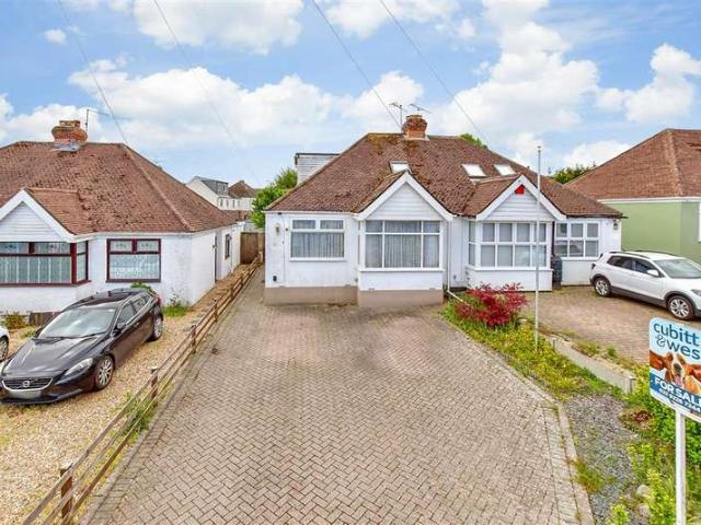 4 Bedroom Chalet House