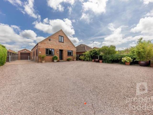 4 Bedroom Chalet House