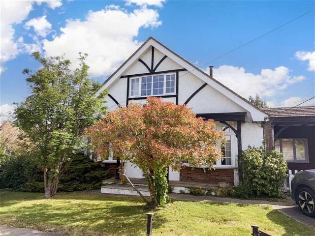 4 Bedroom Chalet House