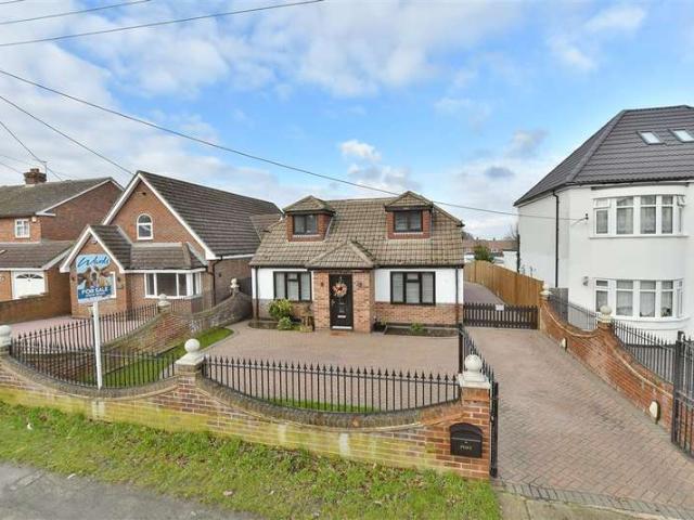 4 Bedroom Chalet House