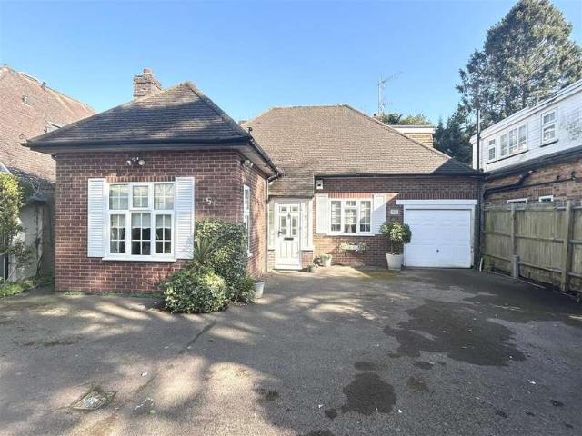 4 Bedroom Chalet House