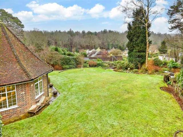 4 Bedroom Chalet House