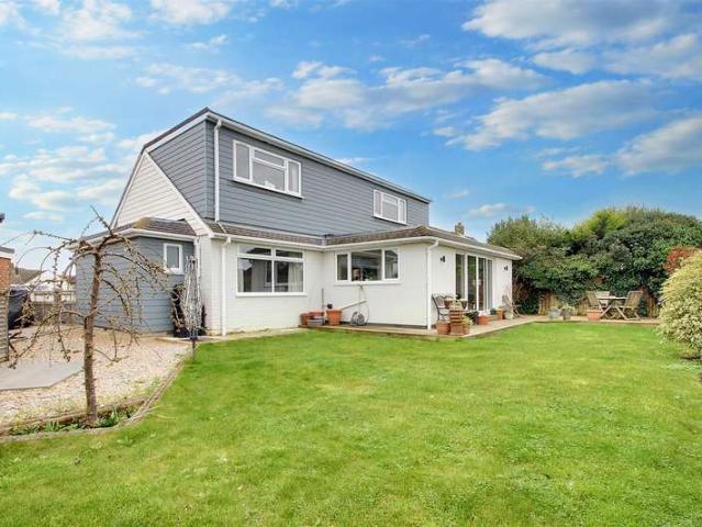 4 Bedroom Chalet House