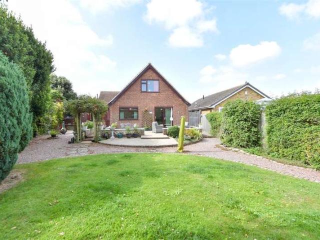 4 Bedroom Chalet House