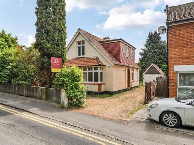 4 Bedroom Chalet House