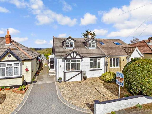 4 Bedroom Chalet House