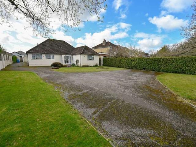 4 Bedroom Chalet House
