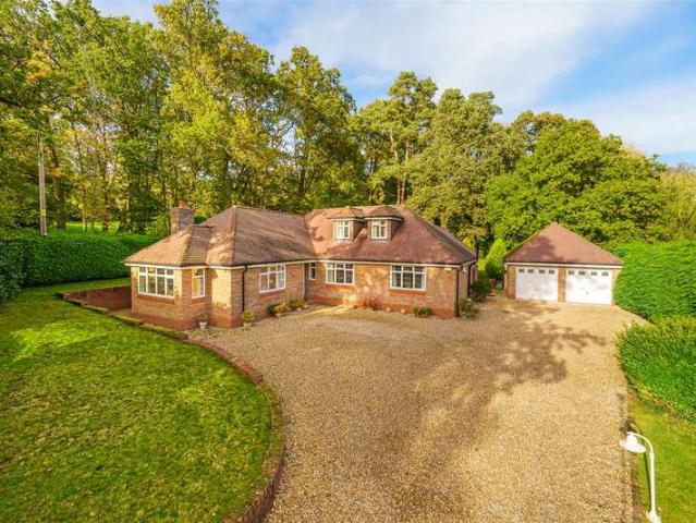 4 Bedroom Chalet House