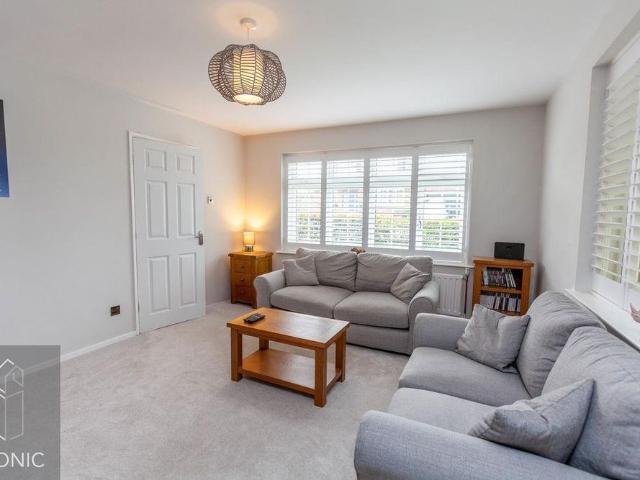 4 bedroom chalet to rent