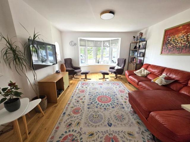 4 bedroom chalet to rent