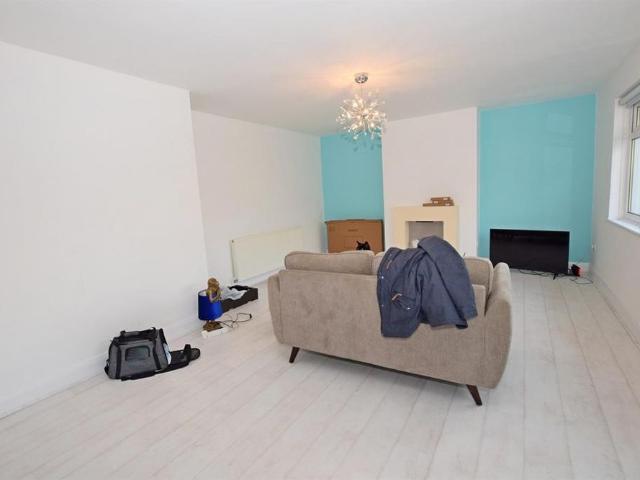 4 bedroom chalet to rent