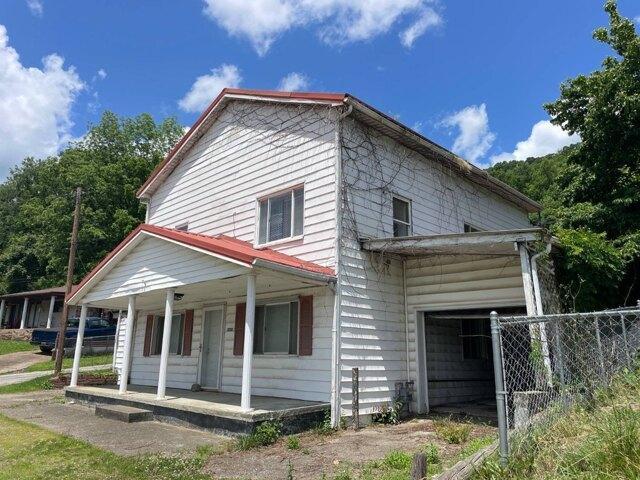 4 bedroom, Chapmanville WV 25508 103626611