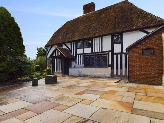 4 Bedroom Character Property For Rent In Rectory Lane