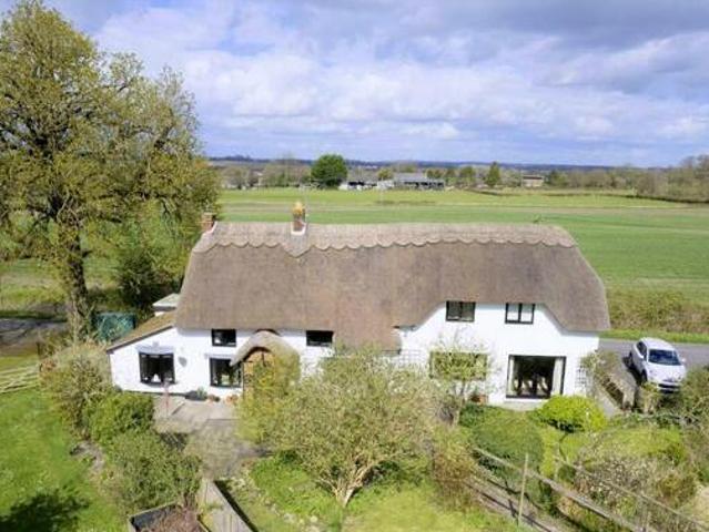 4 Bedroom Character Property For Sale In Heddington, Wiltshire