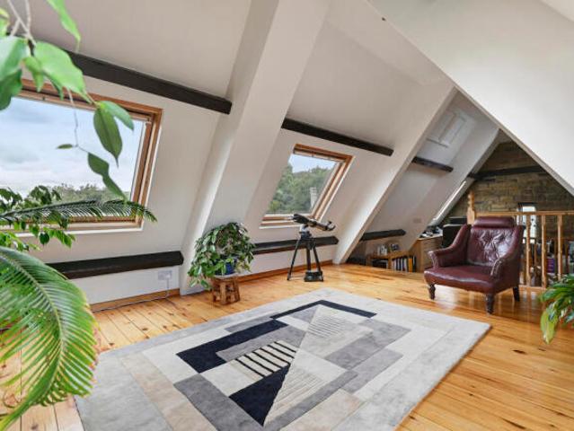 4 bedroom character property for sale in Woodlands Drive, Rawdon, LS19