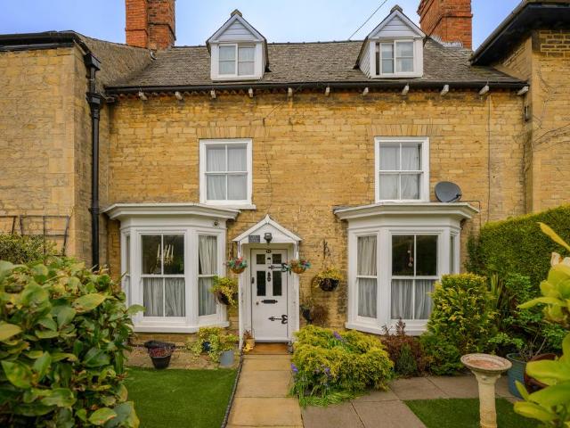 4 bedroom character property to rent