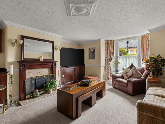 4 bedroom character property to rent