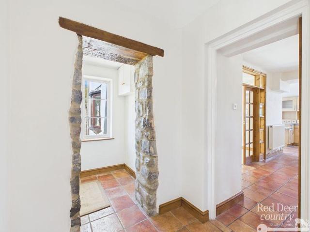 4 bedroom character property to rent