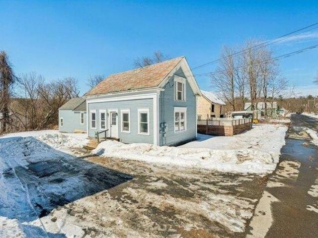 4 bedroom, Charlestown NH 03603 LS101603728