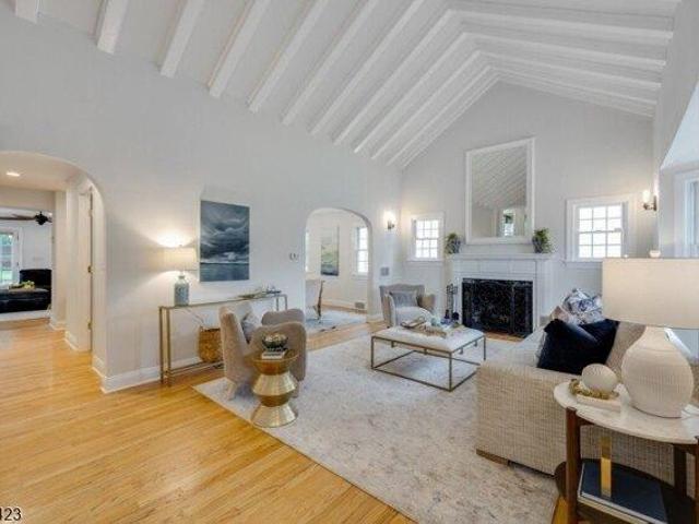 4 bedroom, Chatham NJ 07928 LS102728042