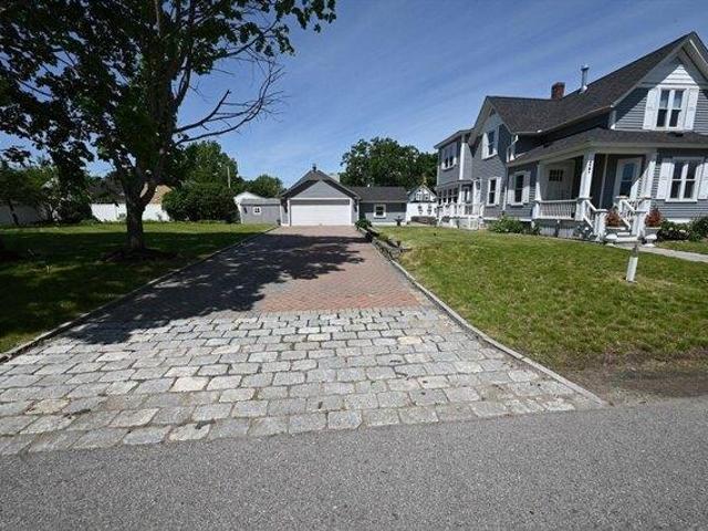 4 bedroom, Chelmsford MA 01863 103100278