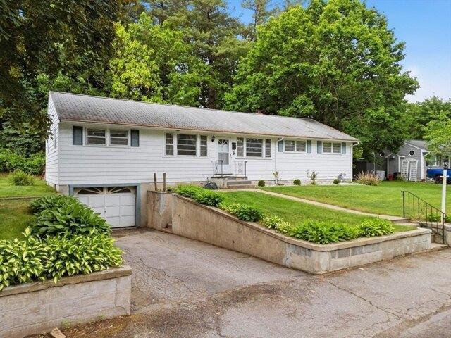 4 bedroom, Chelmsford MA 01824 103248460
