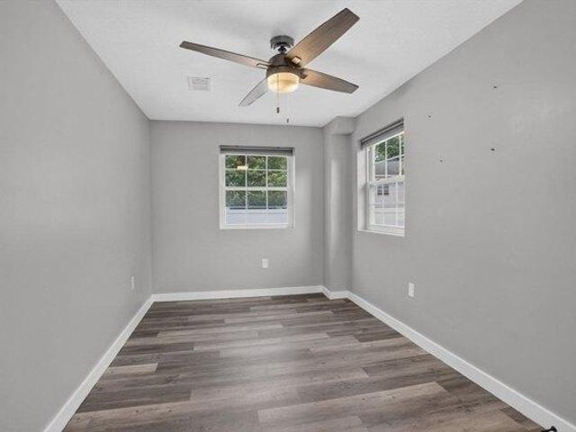 4 bedroom, Chelsea MA 02150 105093052