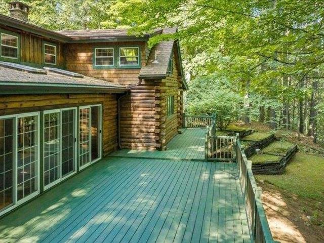 4 bedroom, Chester NH 03036 104716364