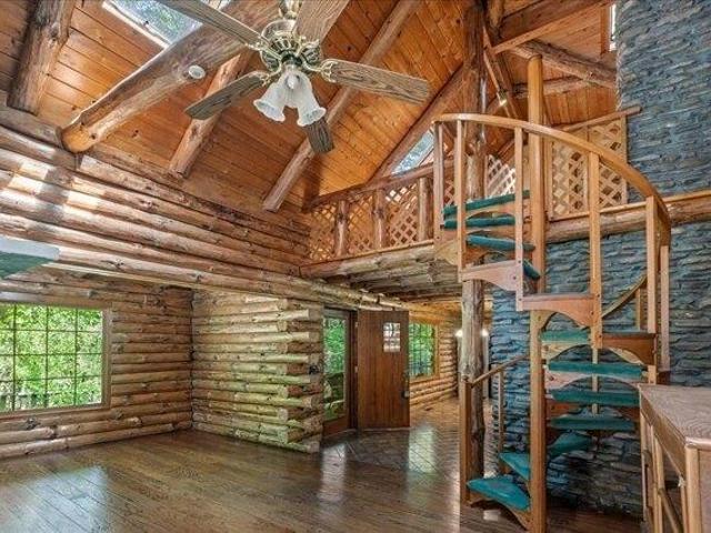 4 bedroom, Chester NH 03036 105257625