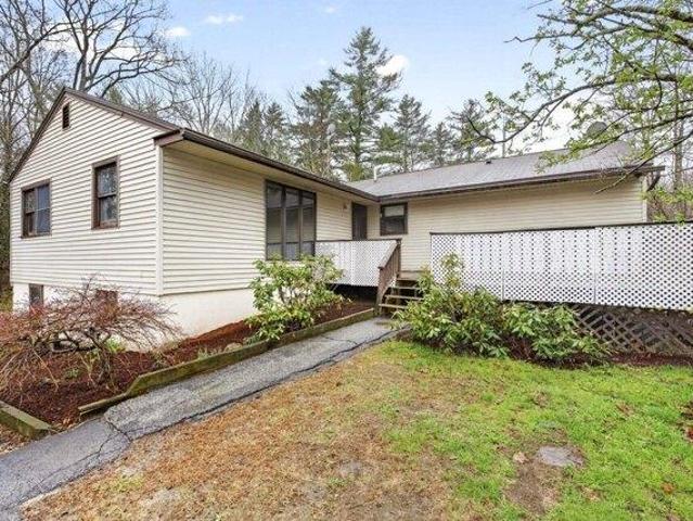4 bedroom, Chester NH 03036 LS102254220