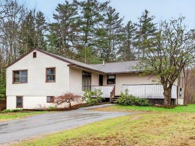 4 bedroom, Chester NH 03036 LS102342796
