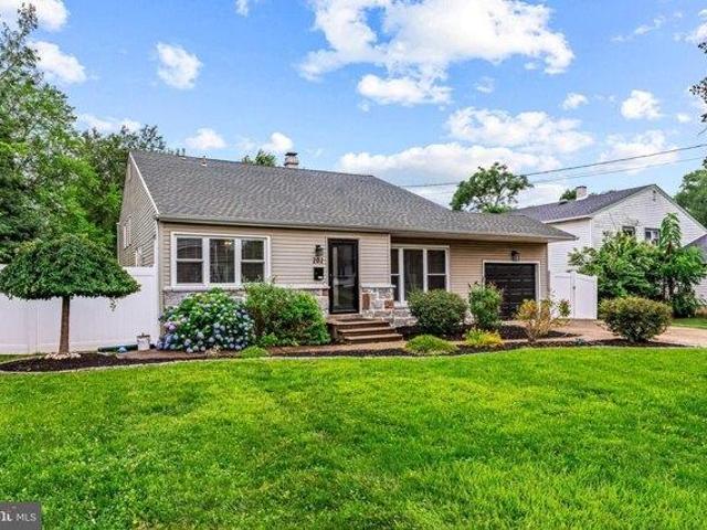4 bedroom, Cherry Hill NJ 08003 LS101748658