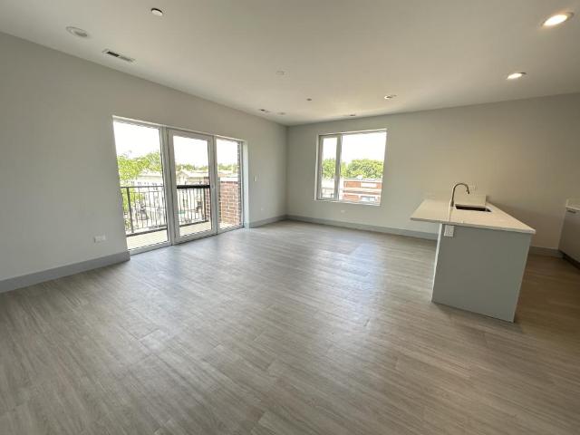 4 bedroom, Chicago IL 60626 82978571