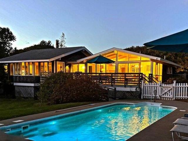 4 bedroom, Chilmark MA 02535 102119607