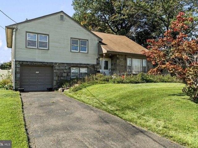 4 bedroom, Cinnaminson NJ 08077 105156758