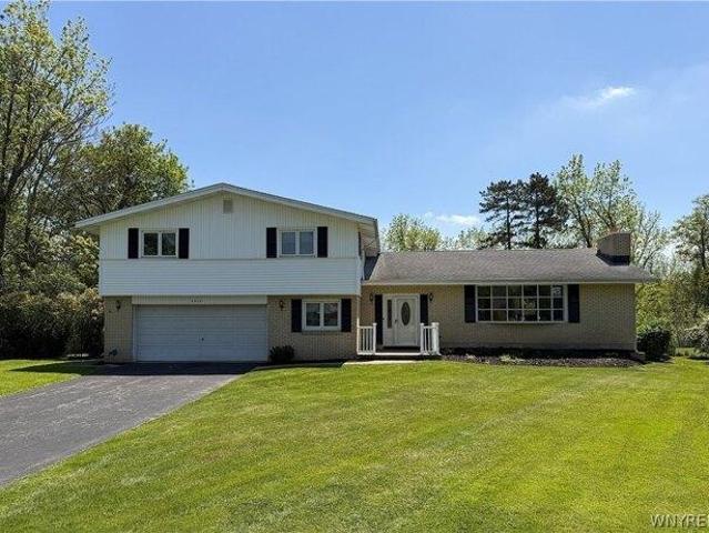 4 bedroom, Clarence NY 14031 104898515