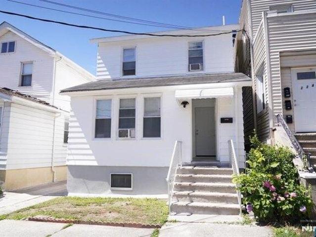 4 bedroom, Cliffside Park NJ 07010 105123399