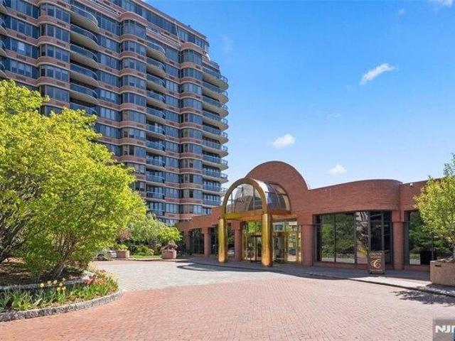 4 bedroom, Cliffside Park NJ 07010 101998294