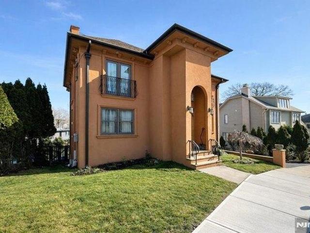 4 bedroom, Cliffside Park NJ 07010 102282529