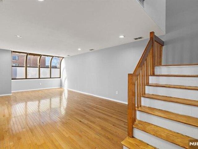 4 bedroom, Cliffside Park NJ 07010 103664735