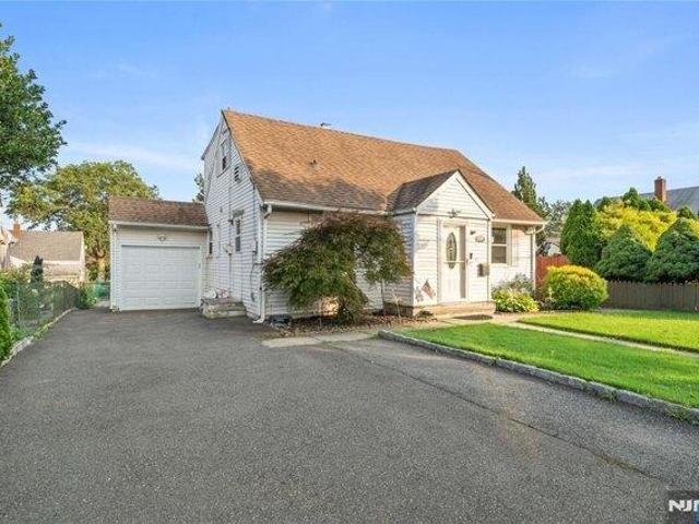 4 bedroom, Clifton NJ 07013 105274352