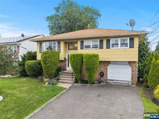 4 bedroom, Clifton NJ 07011 104188351
