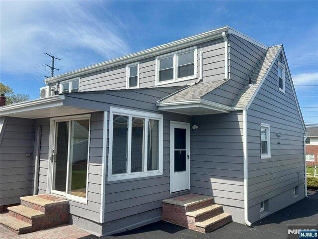 4 bedroom, Clifton NJ 07012 102529437