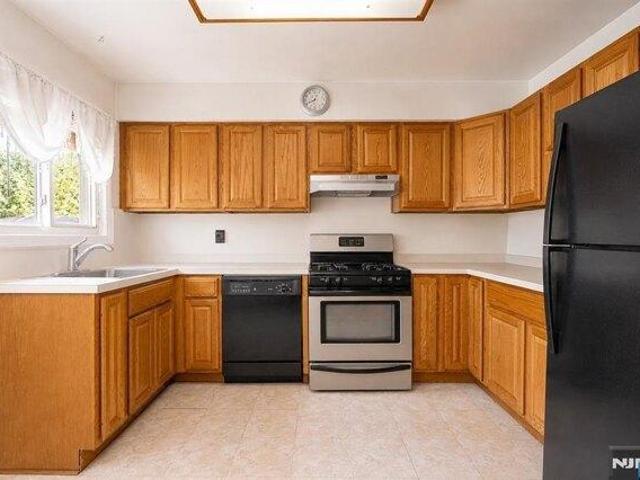 4 bedroom, Clifton NJ 07012 105122886