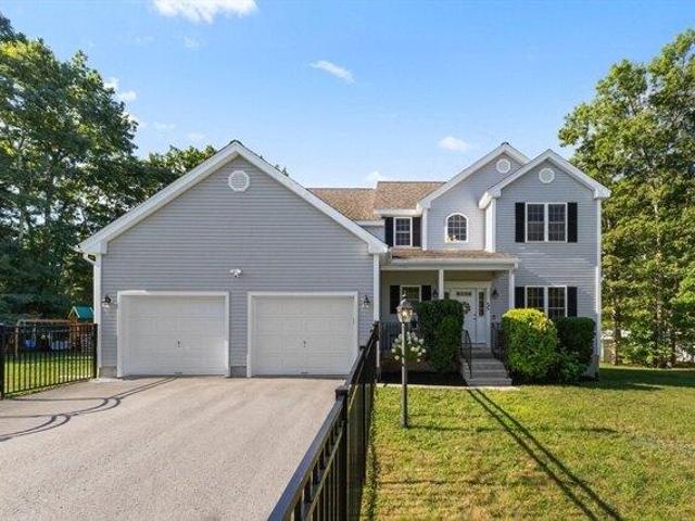 4 bedroom, Clinton MA 01510 105241107