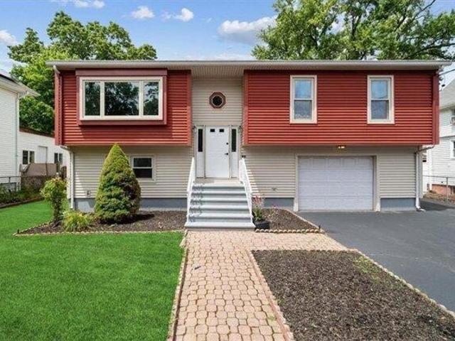 4 bedroom, Cranston RI 02905 102157599