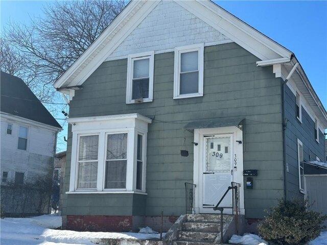 4 bedroom, Cranston RI 02910 LS102372660