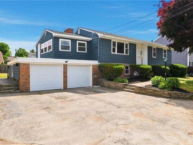 4 bedroom, Cranston RI 02920 104075973