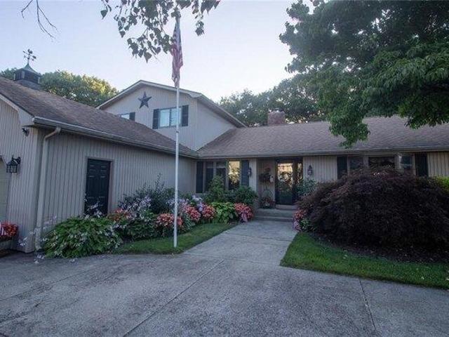 4 bedroom, Cranston RI 02921 104808774